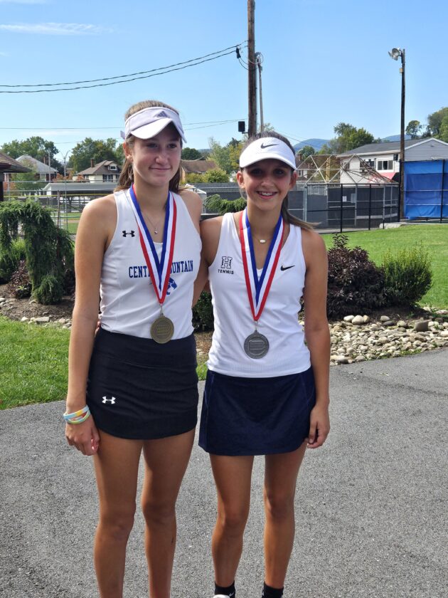 CM’s Addison Lindsay wins District 6 girls tennis singles title | News ...